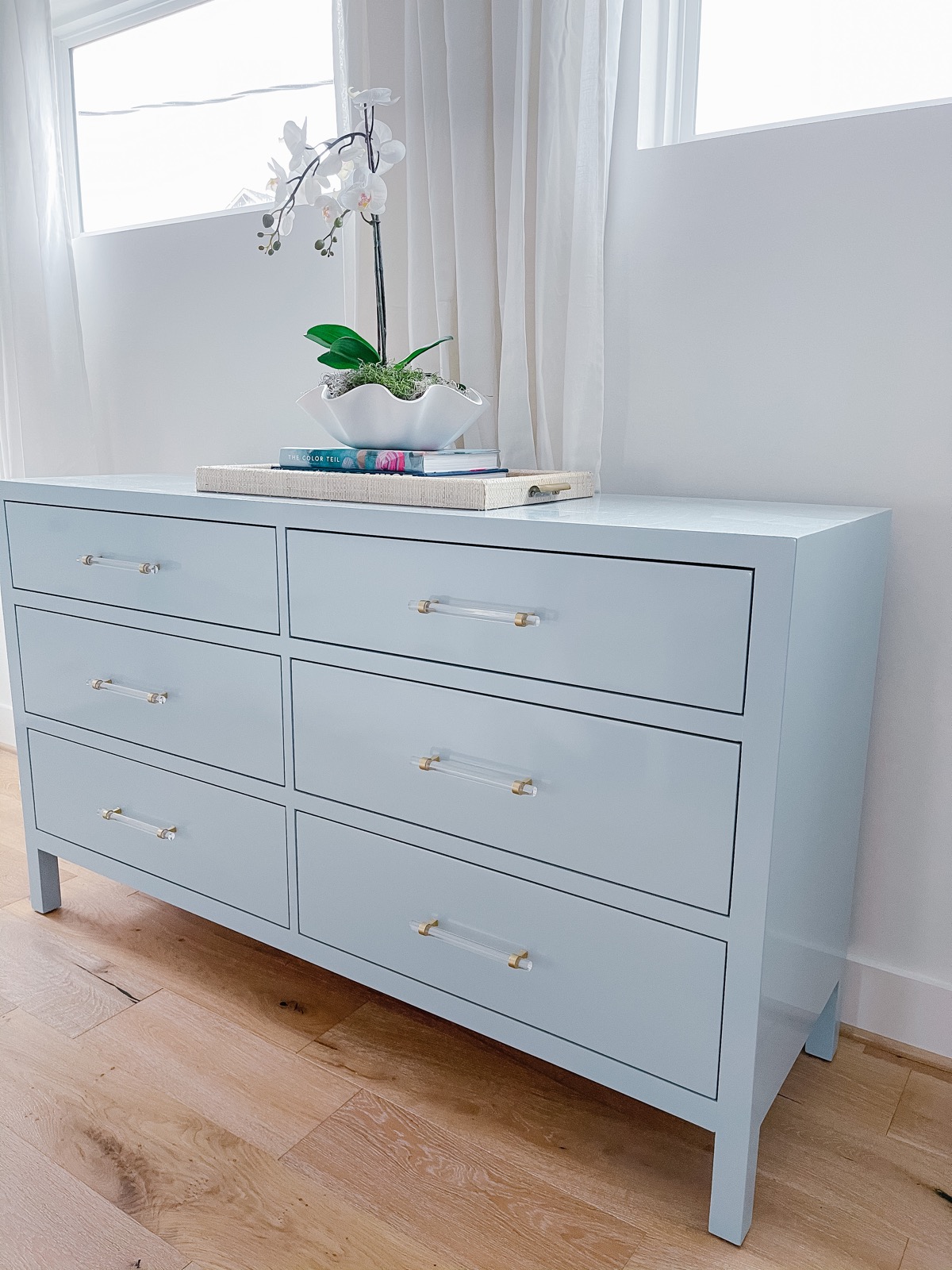 Lucite Hardware in Our Home - Veronika's Blushing